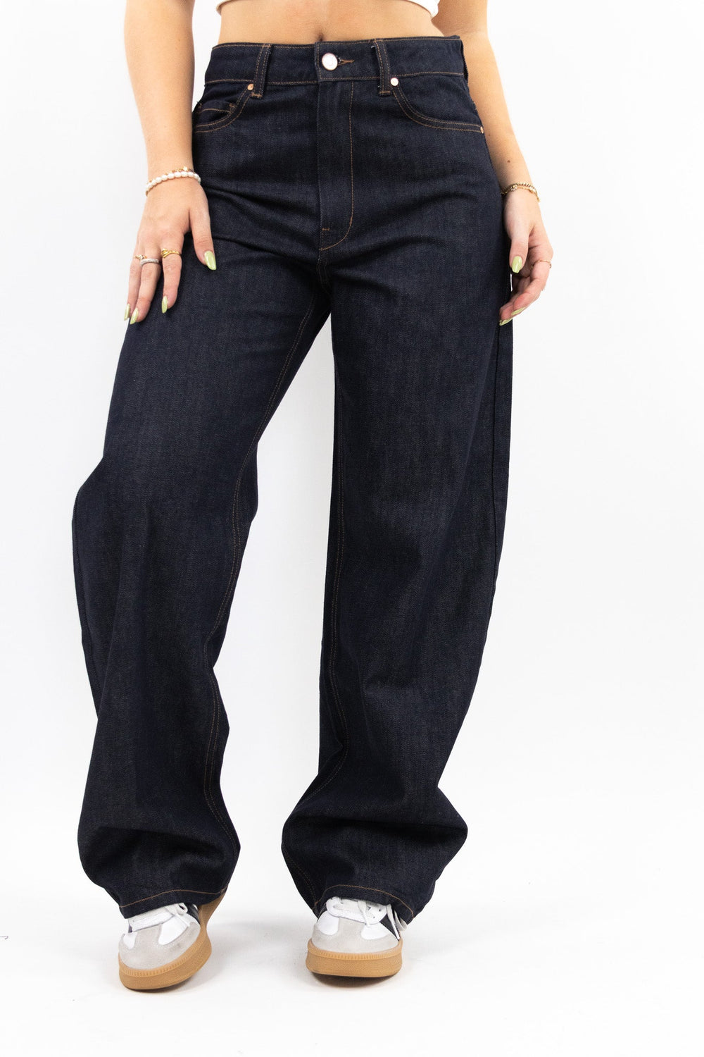 LOTSOFLEAH | Your Fave Online Store